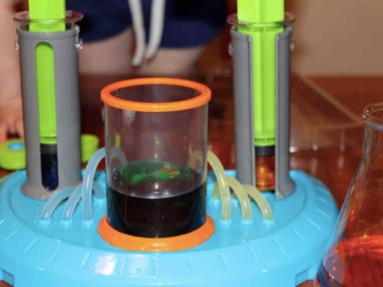 Beaker Creatures Reactor Lab Review - She's Your Friend