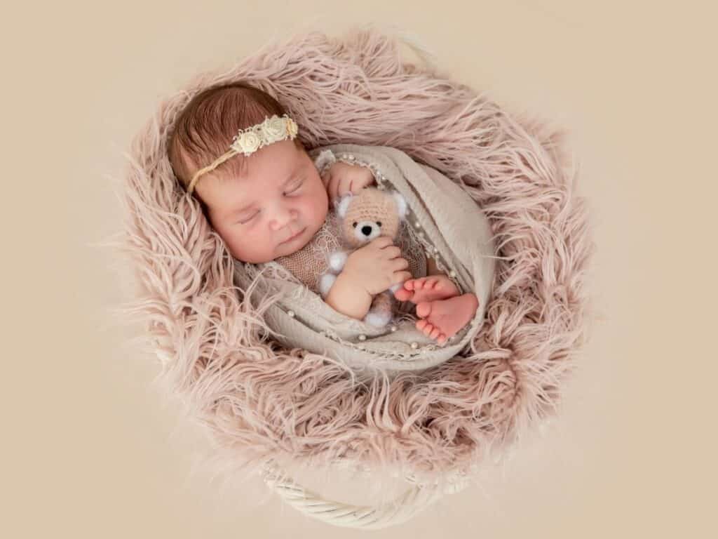 60 Adorable 4 Letter Baby Girl Names (+ their meanings and origins ...